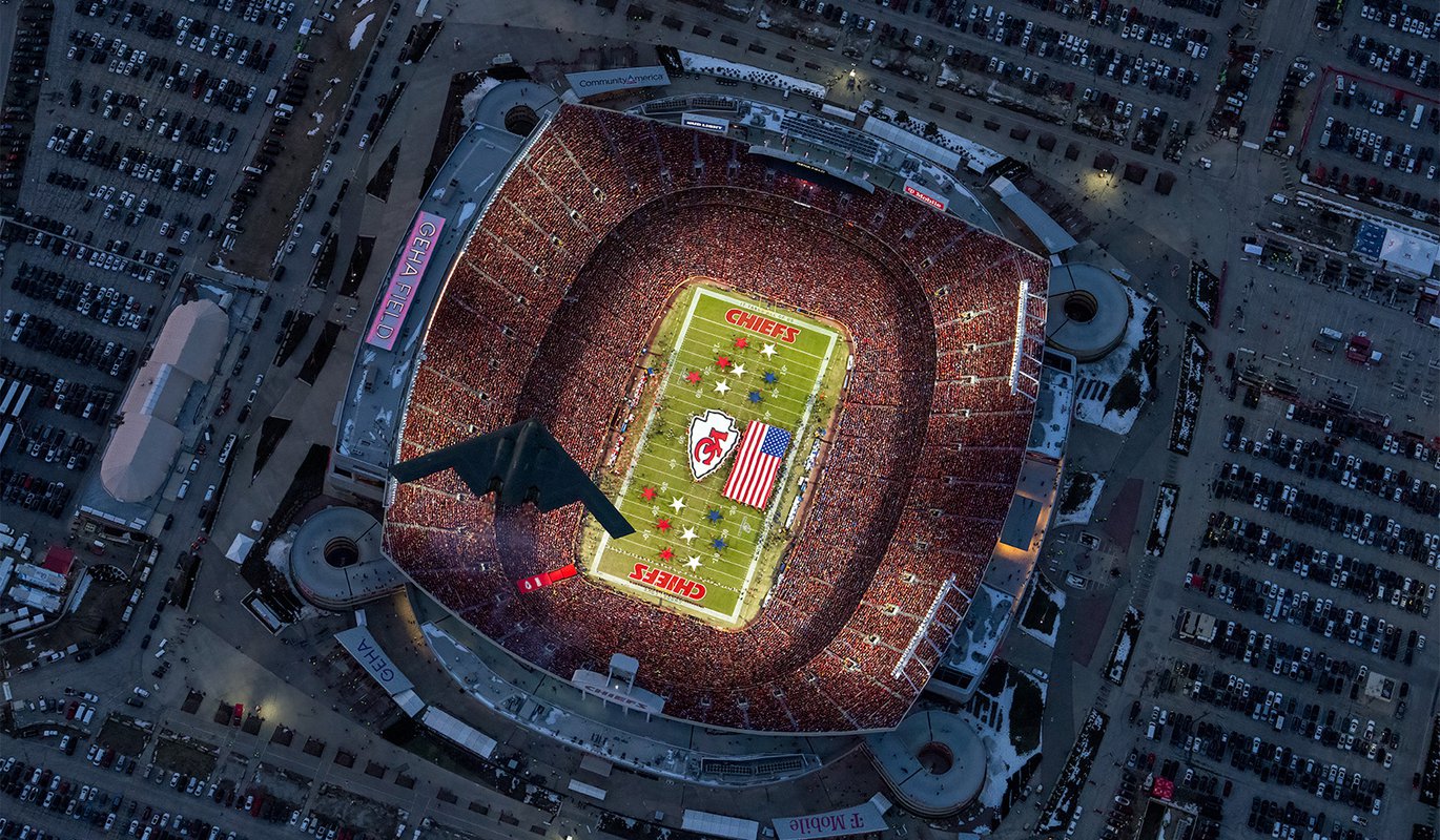 Kansas City Chiefs vs Buffalo Bills: B-2 Spirit Stealth Bomber Flyover ...
